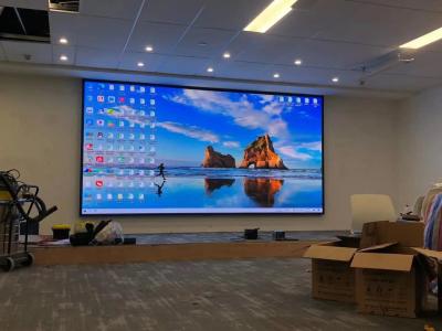 中国 室内 SMD LED ビデオ ディスプレイ 96*96dots モジュールの解像度と50000時間ライフタイム 先進技術 販売のため