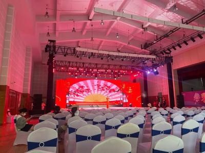 중국 100000시간 수명 Epistar Outdoor Full Color LED Die-Cast 알루미늄 디스플레이 720Hz 화면 갱신 주파수 및 3 판매용