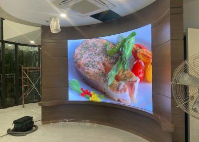 China Soft Module Curved Screen Waterproof HD Customizable Rental Screen P4 Indoor Full Color LED Display Billboard à venda