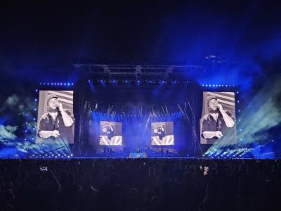 Китай Наружный полноцветный светодиодный дисплей P10 светодиодный экран изображение высокой четкости для торговых центров аэропорта выставочный зал и т.д. продается