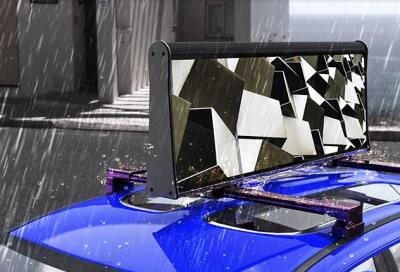 中国 ドライブモード非同期制御車載LEDサインディスプレイ、5mmピッチサイズ、1R1G1B構成 'ニーズ' 販売のため