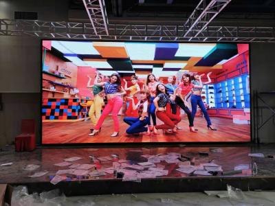 Cina Lo schermo di visualizzazione dell'interno locativo del LED della fase il LED ScreensP3.91 3840Hz la velocità di rinfrescamento, 500X500 e 500x1000 il gabinetto, buon brightne in vendita