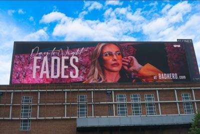 China 10 mm o más Alta tasa de actualización No hay fantasmas 3840hz Panfletos publicitarios LED en venta