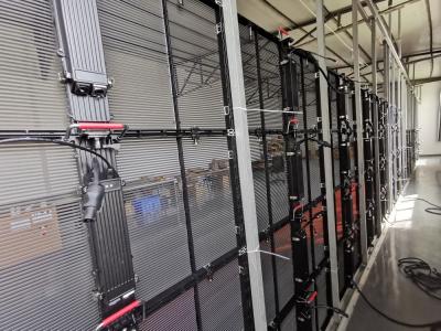 중국 투명한 포스터 커튼 디스플레이 LED 실린더 62500 포인트/평방 미터 SMD2121 판매용