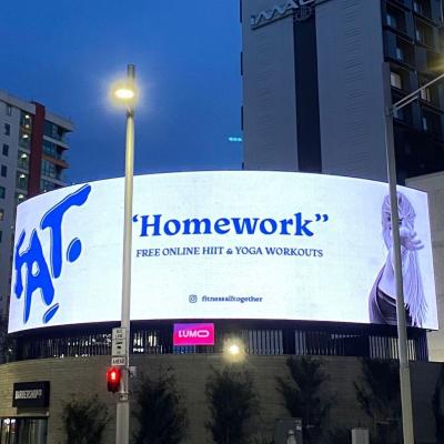 China Hochhelligkeit Outdoor Full Color LED Display mit 16777216 Farbtypen und 8000cd/m2 Weißbalance Helligkeit zu verkaufen