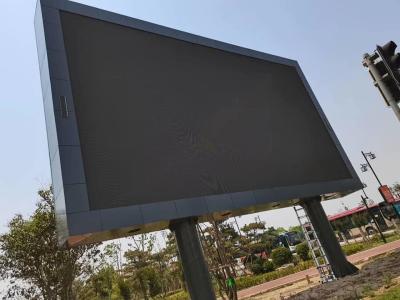 China Hochhelligkeit Outdoor Full Color LED Display mit 16777216 Farbtypen und 8000cd/m2 Weißbalance Helligkeit zu verkaufen