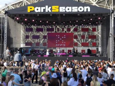 Китай Крытый шкаф приведенный приведенный Плашк-бросания панели 500x500mm настенного дисплея p3.91 арендный алюминиевый для безшовного соединяя bac этапа видео- продается