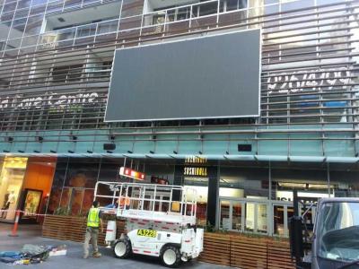 Chine SMD polychrome a fixé le panneau d'affichage mené extérieur de publicité orienté vers le service avant d'affichage de l'écran P6 à vendre