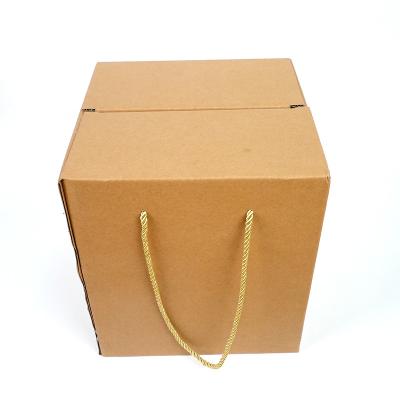 Cina Materiale di imballaggio carta kraft personalizzato Scatola regalo portatile con piegatura e corda in vendita