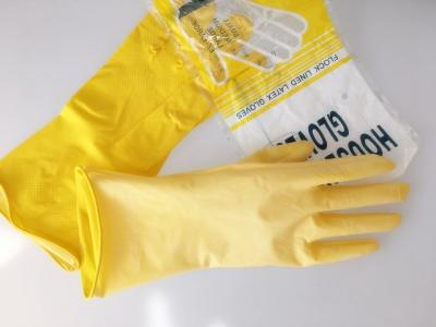 Cina Migliora la tua routine di pulizia domestica con guanti in lattice giallo e rivestimento spray in vendita