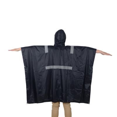 Cina R018-R Poncho gommato 100% impermeabile con nastro riflettente leggero e resistente in vendita