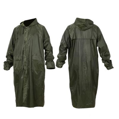 Cina Rainwear RR020-N 170T Mantello da pioggia in poliestere gommato verde oliva in vendita