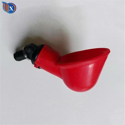 Cina Tazze beventi di plastica di abbeveratoio del pollo dei capezzoli 80mm in vendita