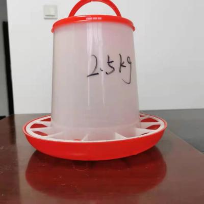 Cina bevitore puro dell'alimentatore del pollame del polipropilene 2.5kg in vendita