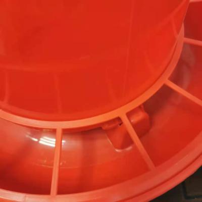 Cina Alimentatore di plastica manuale del pollo del pollame 10kg per la Camera di pollo in vendita