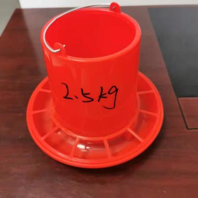 Cina Griglia che coltiva secchio di plastica 2.5kg Duck Feeders And Drinkers in vendita