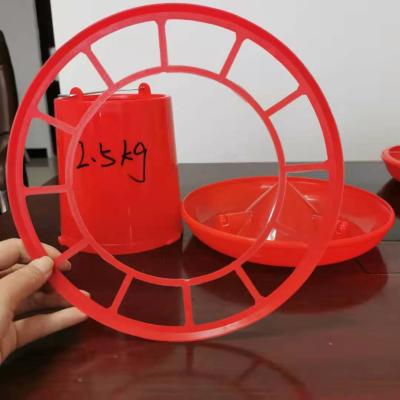 Cina Griglia che coltiva secchio di plastica 2.5kg Duck Feeders And Drinkers in vendita