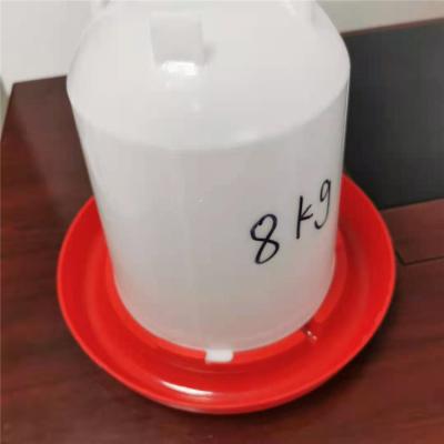 Cina Bevitore di plastica automatico dell'alimentatore del pollame 8L per il selezionatore della griglia in vendita