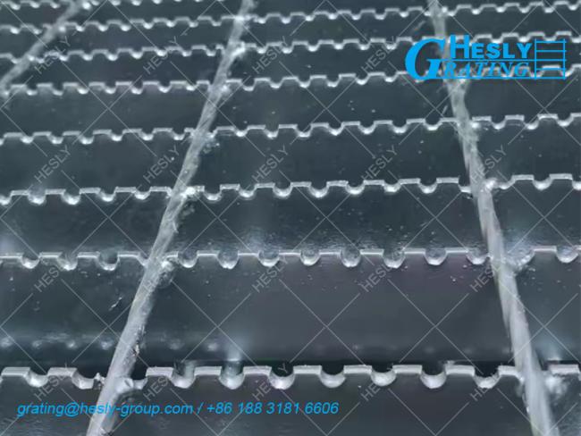 serrated bar grating 