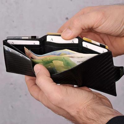 Cina PU Custom Trifold Leather Wallet RFID Blocking Men's Card holder Business Credit Carbon Fiber Wallet For Cards in vendita