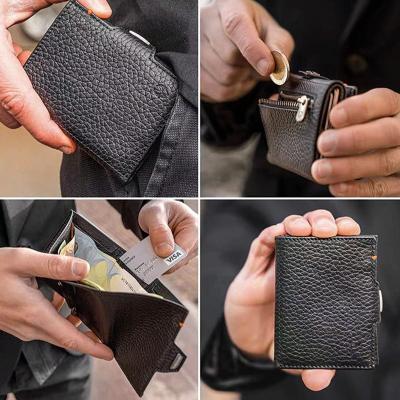 Cina PU Custom Trifold Leather Wallet RFID Blocking Men's Card holder Business Credit Carbon Fiber Wallet For Cards in vendita