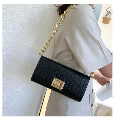 Cina Borsa per le ascelle da donna di moda 2020 Borsa da mano piccola quadrata con catena e modello di coccodrillo in vendita