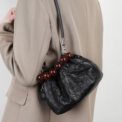 Cina Funzionale e alla moda Tutto in uno Niche Grado di design Perla Hand Bill Shoulder Bag in vendita
