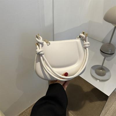 Cina 2024 Summer Street Fashion Simple Solid Color Underarm Bag per la comodità quotidiana in vendita