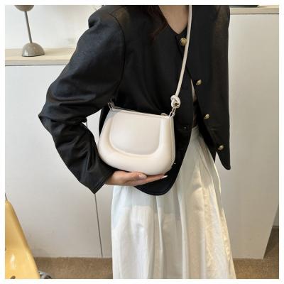 Cina 2024 Summer Street Fashion Simple Solid Color Underarm Bag per la comodità quotidiana in vendita
