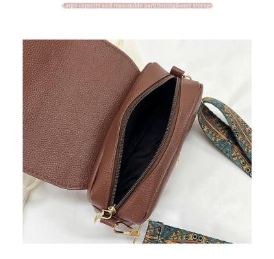 Cina 2023 Retro Small Bag per tutte le stagioni Pu cuoio Spalla Messenger Bag Custom Classic in vendita