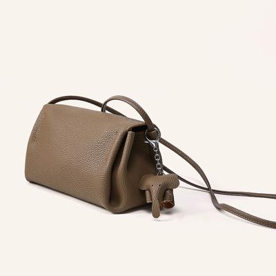 Cina 2024 fine Mini borsa crossbody in pelle morbida di moda per donne Modelli a miscela a basso MOQ in vendita