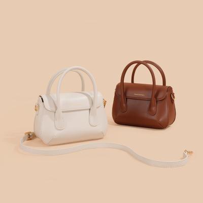 Cina Lady Trendy Clip Crossbody Shoulder Handbag Leather Hand Bag for Women Luxury Design 2024 in vendita