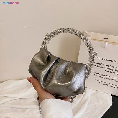 Cina Logo personalizzato Borsa da coppia femminile con polsino di luna con disegno in piatto chic e maniglia di diamanti in vendita