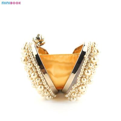 Cina Special Crystals Beaded Pearl Clutch Evening Bags for Women's Wedding Celebrations in vendita