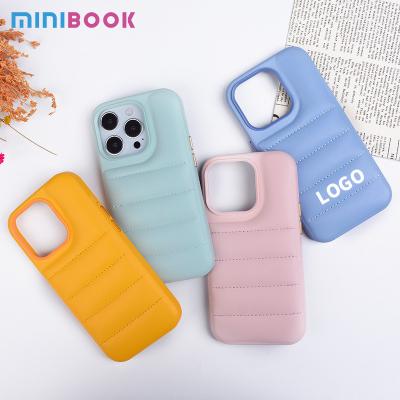 Cina MN-1737 Cute Candy Color Puffer Phone Cover con porta iPhone 13 14 15 Pro Max in vendita