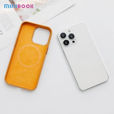 Cina Personalizza Logo in rilievo Refrazione a prova di urti Ricarica wireless Magnetico Pu cuoio custodia per telefono Per Iphone 13 14 Pro Max in vendita