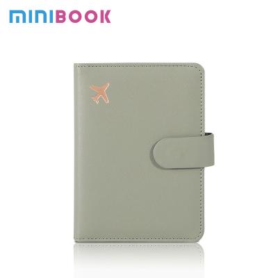 Cina PU Passport Cover Holder Flip Wallet RFID Block Leather Card Case for Family Vacation in vendita