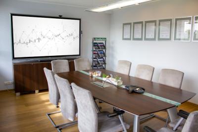 China Mit einem interaktiven Touchscreen-Monitor und einer Whiteboard-Software vereinfachte Präsentationen for sale