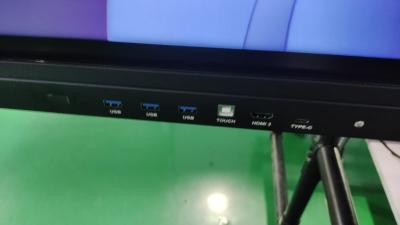 Китай IBoard Factory Wholesale Интерактивный сенсорный экран Монитор 2 мм Точность 15W * 2 или 20W * 2 Динамики и беспроводная проекция экрана Интерактивная доска продается
