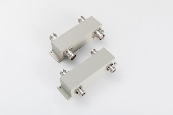 550-6000MHz 2in2out 4.3-10F/NF Hybrid Coupler