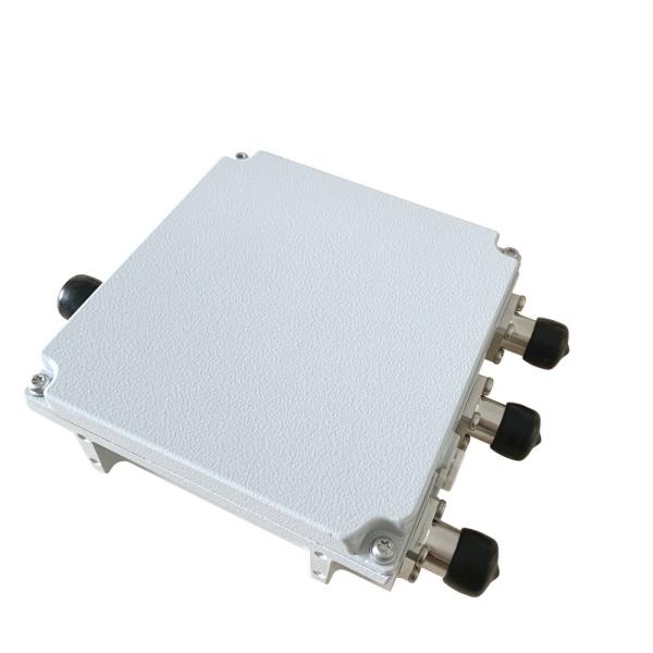 IP67 PIM 160dBc Combinateur à trois bandes de signal coaxial avec connecteur féminin 790-960MH
