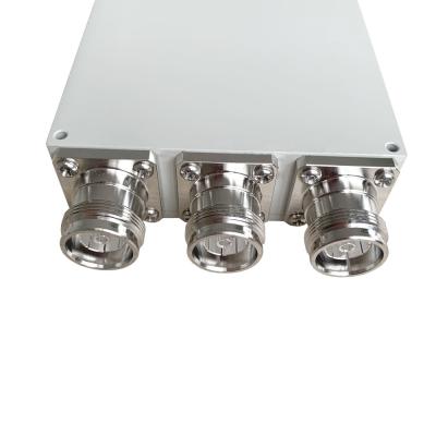 China Frequentiebereik 138-960MHz Antenna Power Divider voor draadloze communicatie Te koop