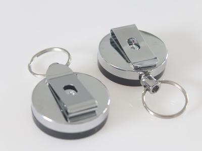 China Logotipo personalizado de Deyi 40mm Reel de insignia con llavero Clip de insignia cuerda retráctil para personal de la oficina del médico enfermero en venta