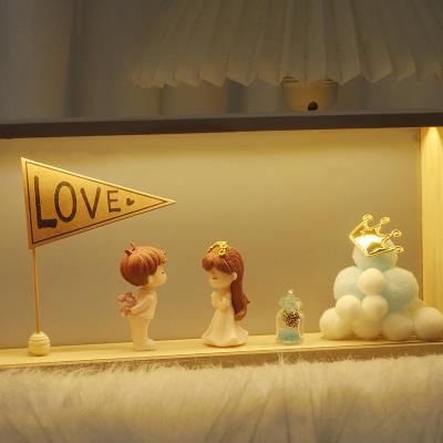 Cina 2700K Soft Warm White Astronaut Night Light Box per USB Plug-In e Decorazione per le vacanze in vendita