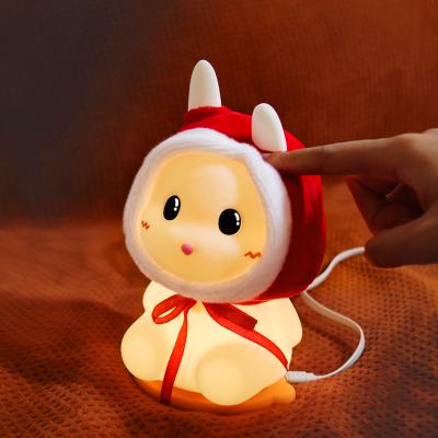 Cina Lampada da tavolo a LED a colori a coniglio con accensione tattile per camera da letto o soggiorno per bambini in vendita