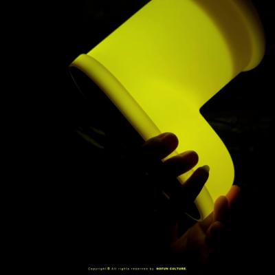 중국 부드럽고 유연한 펭귄 센서 제어 LED 야간 빛 시계 흰색 판매용