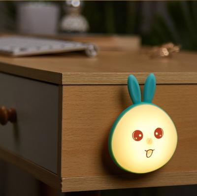 중국 실리콘 나이트 라이트 하얀 재충전 가능 야간 조명 판매용