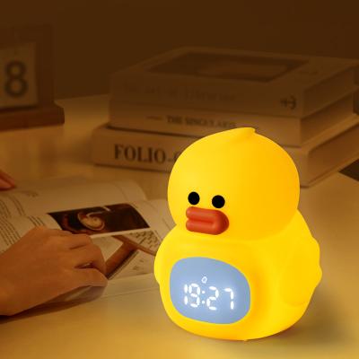Cina Cartoon Duck LED Night Light Alarm Clock Kawaii Sensore in silicone Color caldo telecomando per la stanza dei bambini in vendita