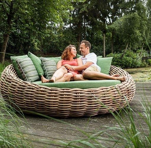 Quality Leisure Style Thick Wicker Round Daybed. Apple SN-2690 for sale