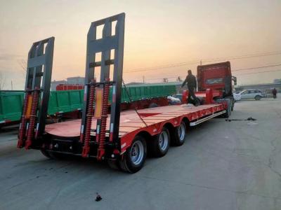 中国 40-120T 重荷容量 ローローダー 半トレーラー 旋回または方向軸 販売のため